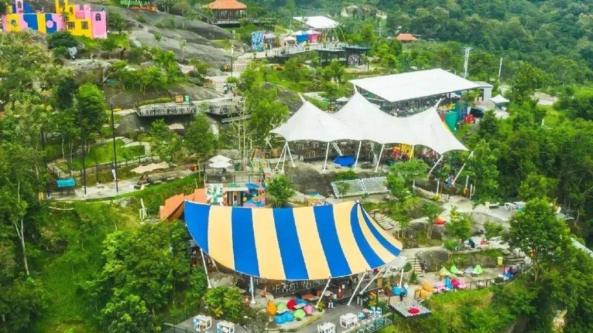 Lagi viral Obelix Hills Yogyakarta 2026, destinasi sunset estetik di Sleman