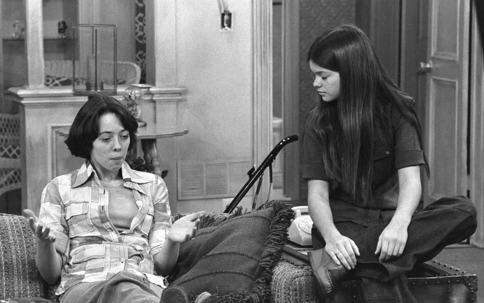 Mackenzie Phillips recalls cocaine use with Valerie Bertinelli on ...