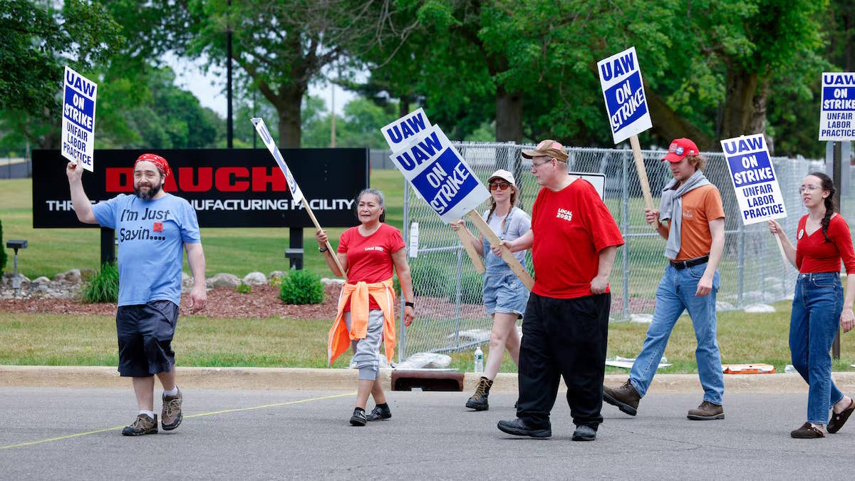 GM has two weeks before a strike could hit Silverado and Sierra production