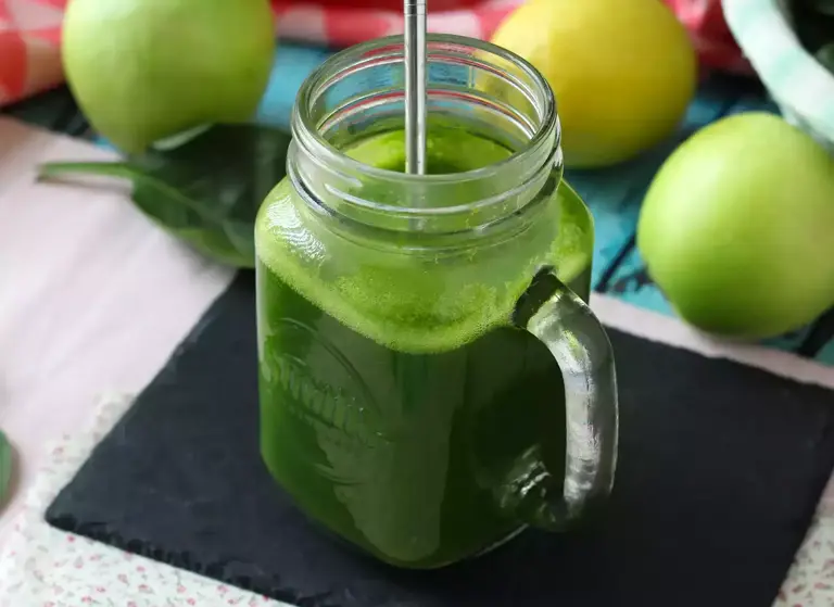 Zielony sok detox bez wyciskarki, zapewniający maksimum witamin!
