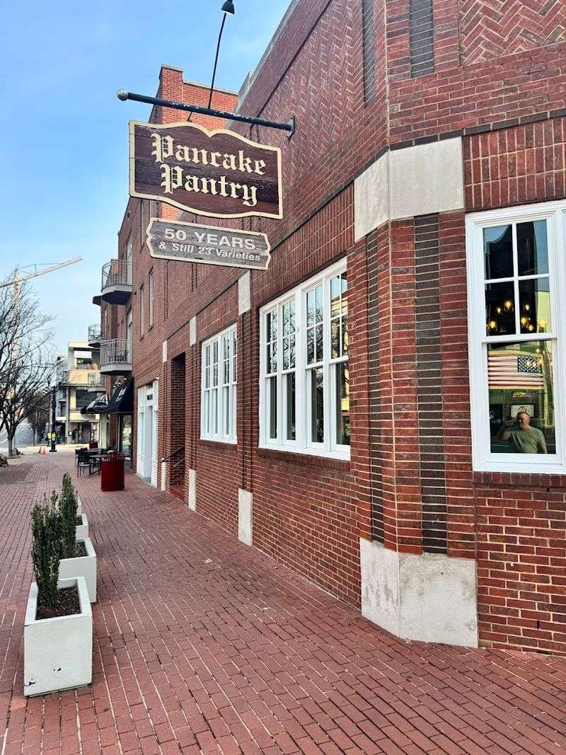 Tennessee locals wake up before sunrise for this cafe’s breakfast and ...
