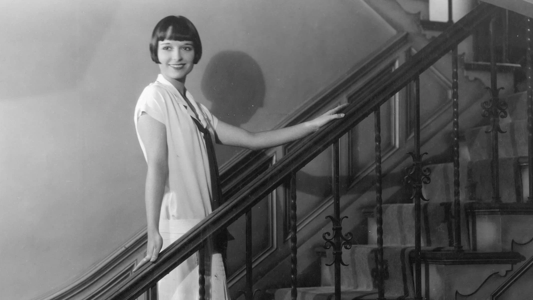 22 vintage makeup trends worth reviving