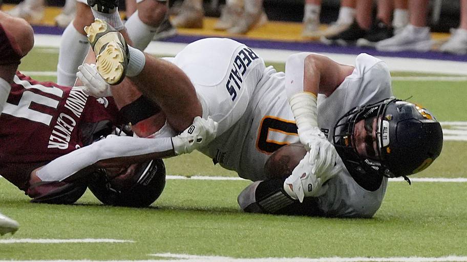 Who are the top Iowa high school football prospects in class of 2027?