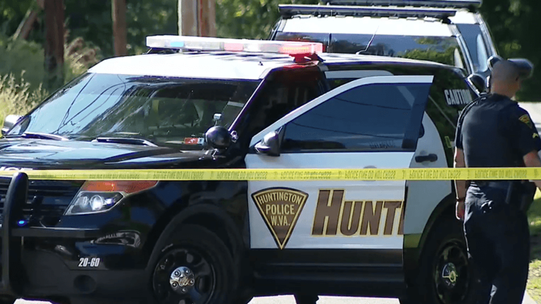 Police investigate shooting that hospitalized man in Huntington