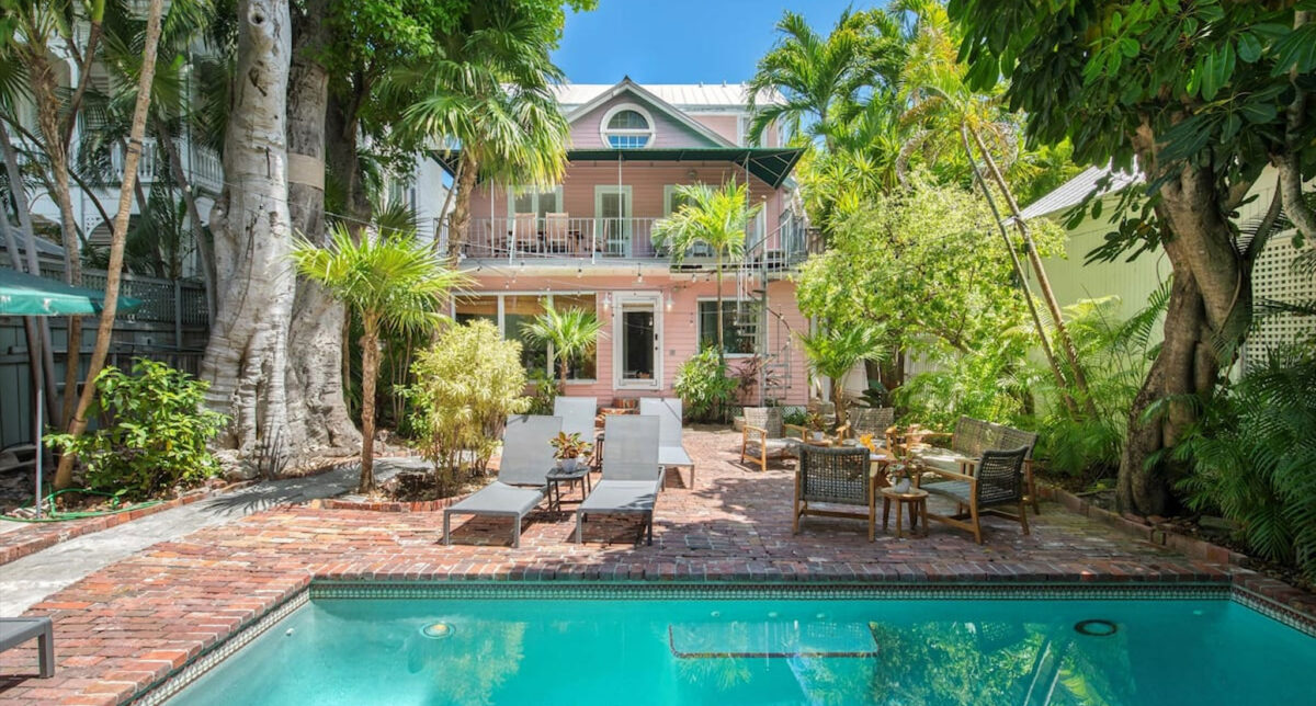 13 of the best Airbnbs to book for an island escape (without renewing ...