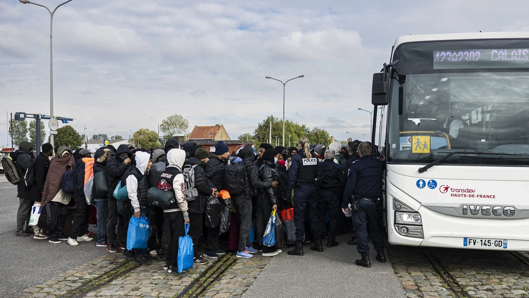EU agrees hardline migration law expanding deportations