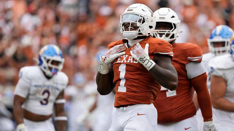 Texas Longhorns star Colin Simmons delivers chilling message to Ohio State