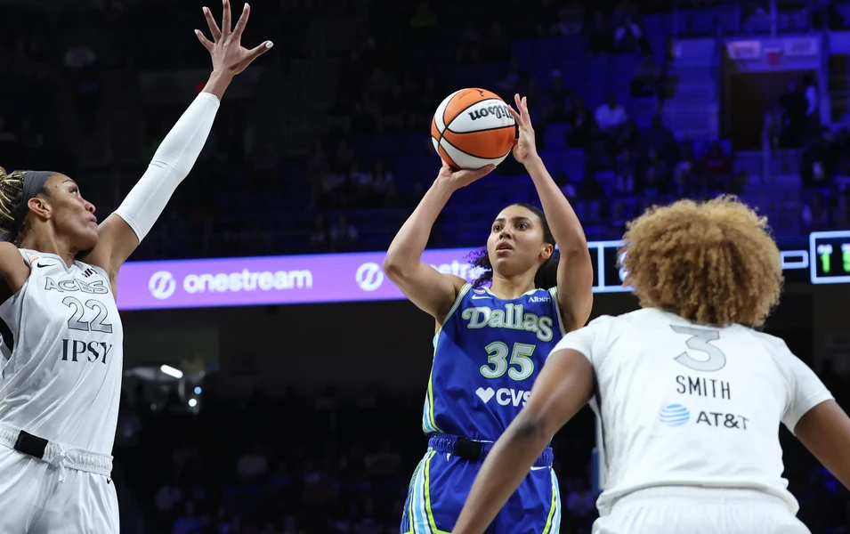 Azzi Fudd’s style and defense spark rookie season buzz