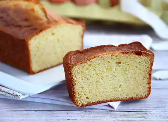Mascarpone cake (moist and flavorful)