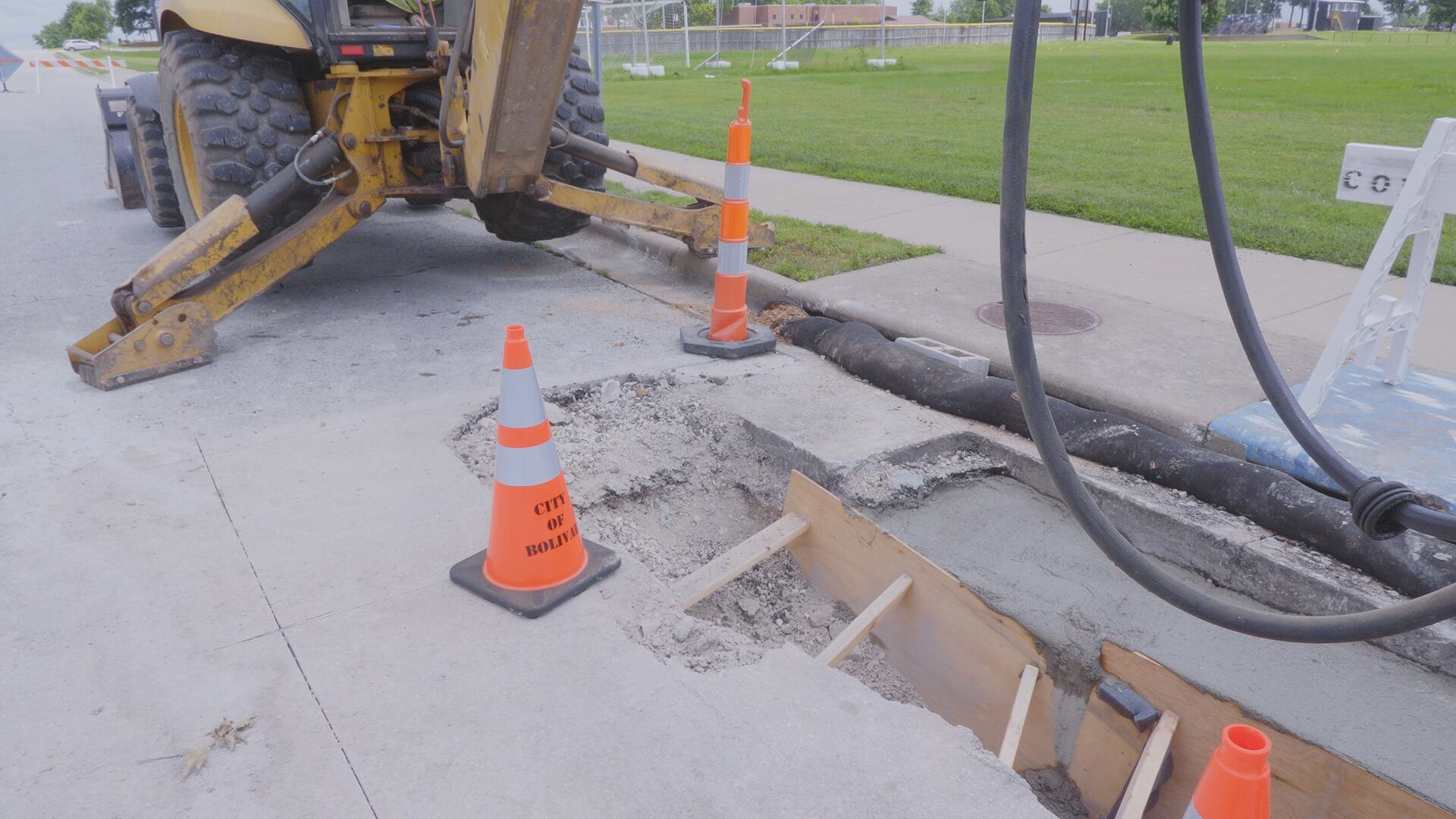 Small hole in Bolivar, Mo., roadway prompts quick repairs