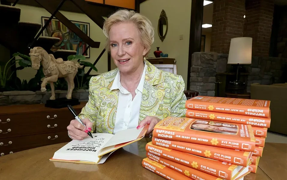 Eve Plumb recalls 'Brady Bunch' as overlooked on set