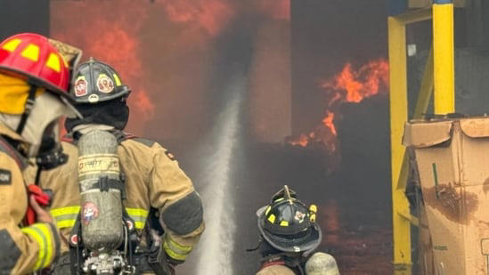 Albuquerque fire: Recycling yard blaze causes Broadway closure; scary ...