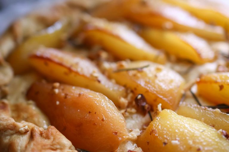 Quick kitchen: Pear and brie tart