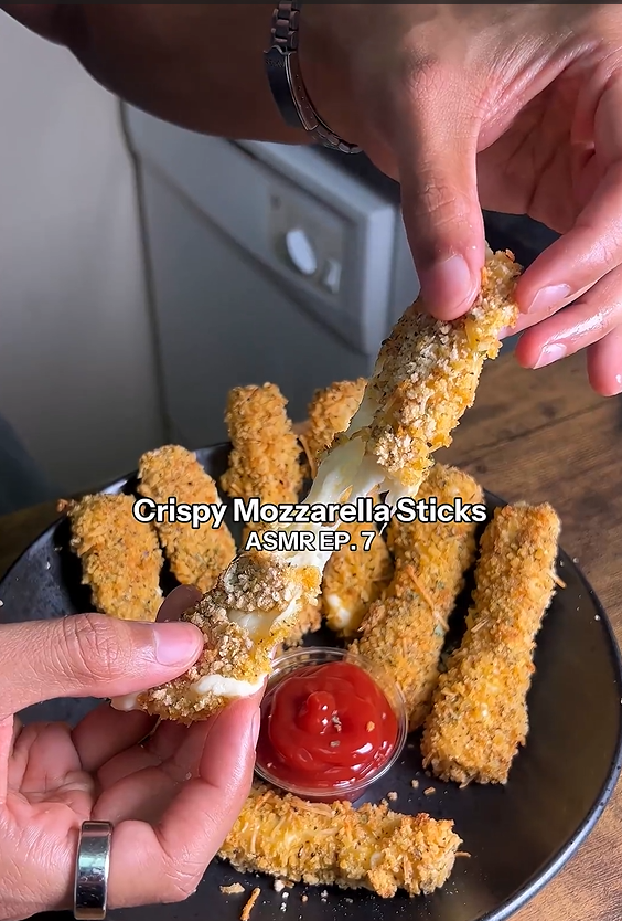 Crispy mozzarella sticks recipe: Golden, gooey, and perfectly crunchy