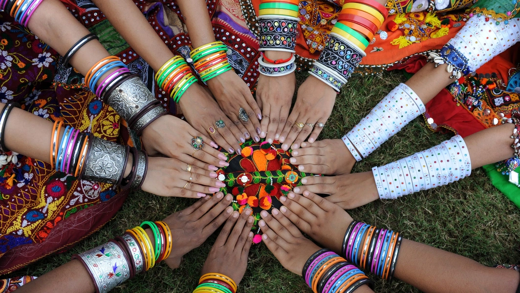 Great Wall garba dance sparks travel etiquette debate