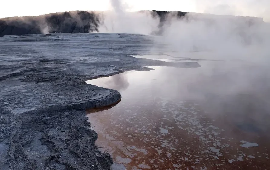 Yellowstone’s hot springs tell ancient Earth stories