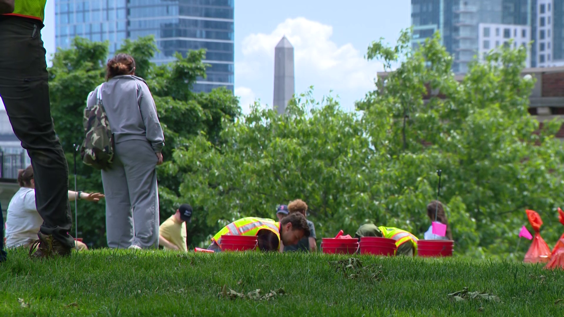 Archaeologists, veterans dig for artifacts at Boston's Bunker Hill