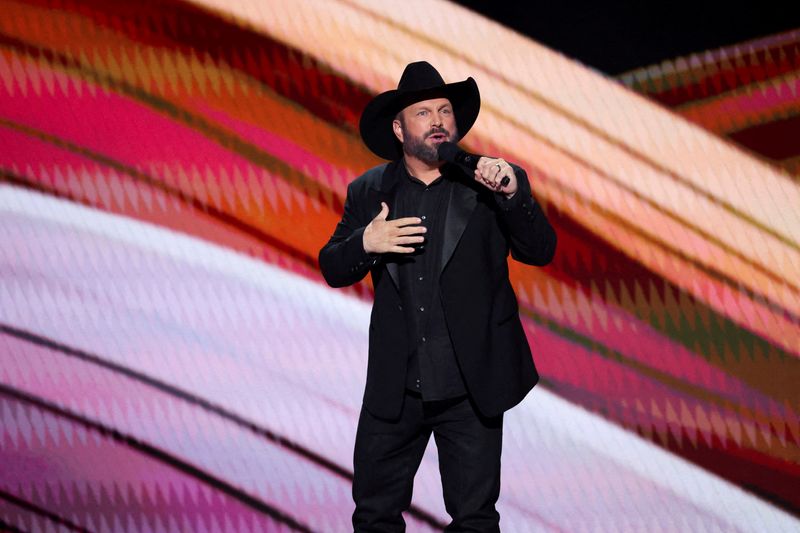Country singer Garth Brooks weighs music catalog sale at up to $2 ...