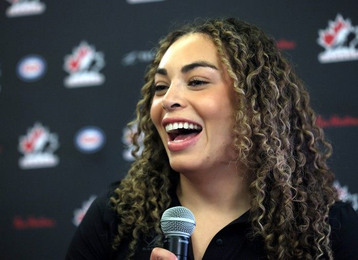 Vancouver Goldeneyes: Sarah Nurse re-signs, becomes team's first of ...