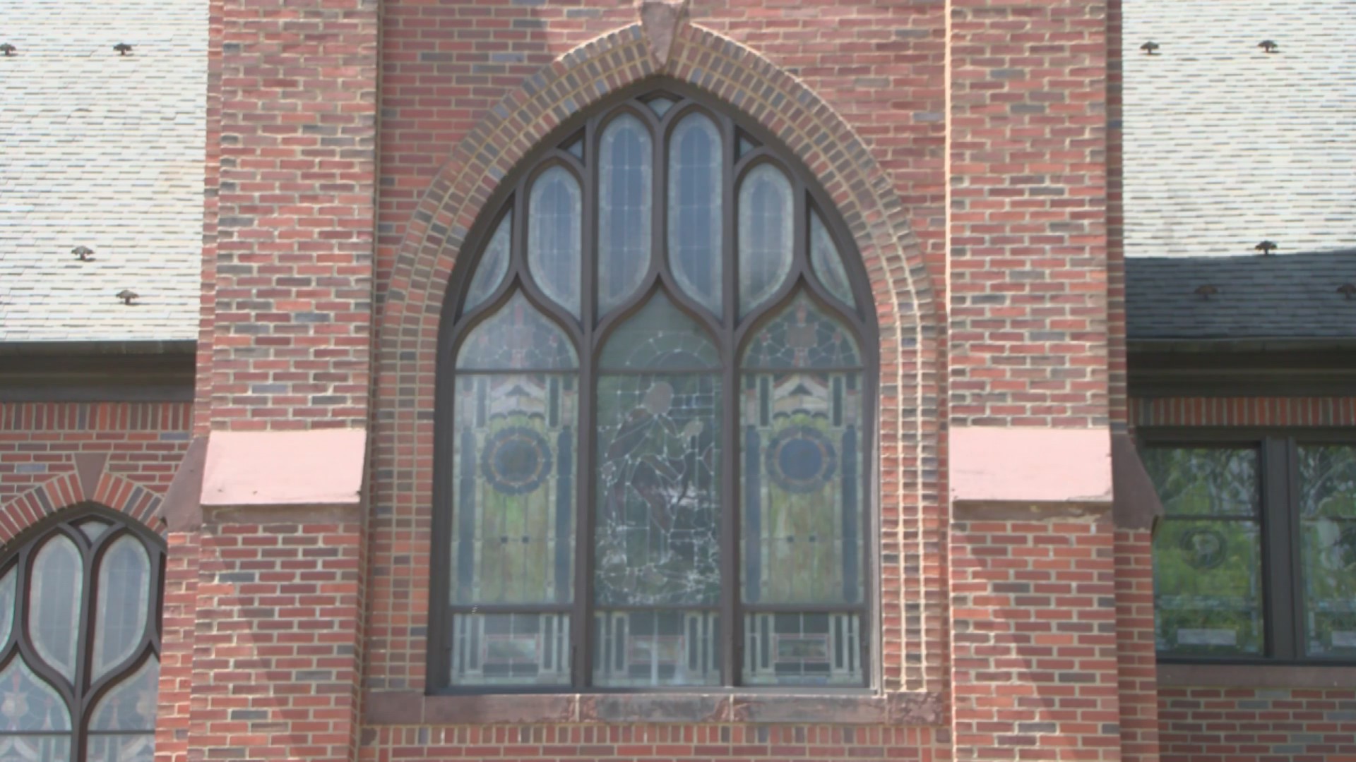 Man accused of stealing church's stained glass window | 28/22 News