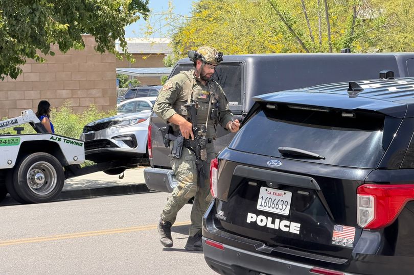 Man with 'bomb on chest' starts terrifying hostage situation at Chase ...