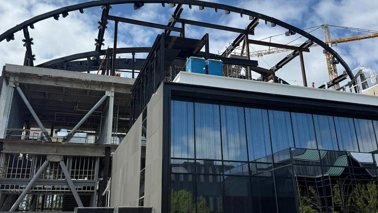Oregon Ducks' indoor facility construction: Updated look