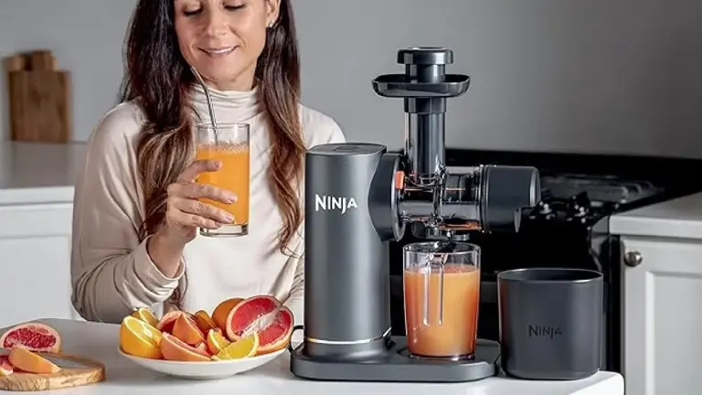 El exprimidor Ninja tiene hasta 40% de descuento y prepara jugos ...