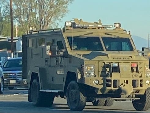 4.1 magnitude quake | Ongoing bomb threat bank standoff | Armed road ...