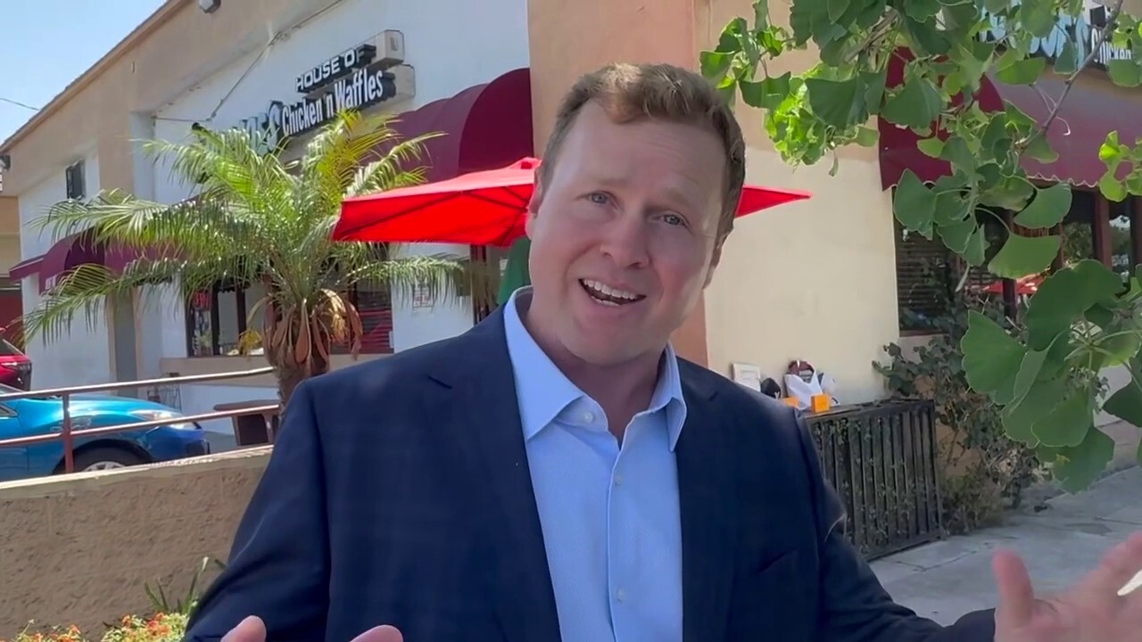 Chicken, waffles and campaign promises: LA mayoral hopeful Pratt stops ...