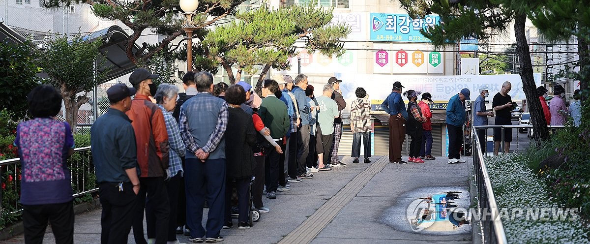 Lining up to vote