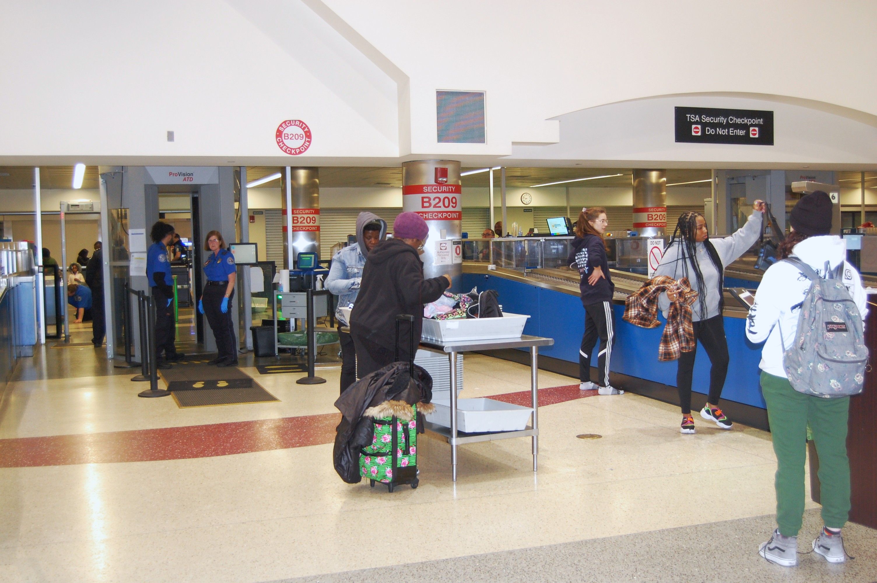 TSA to screen Delta Air Lines and JetBlue passengers miles from US ...