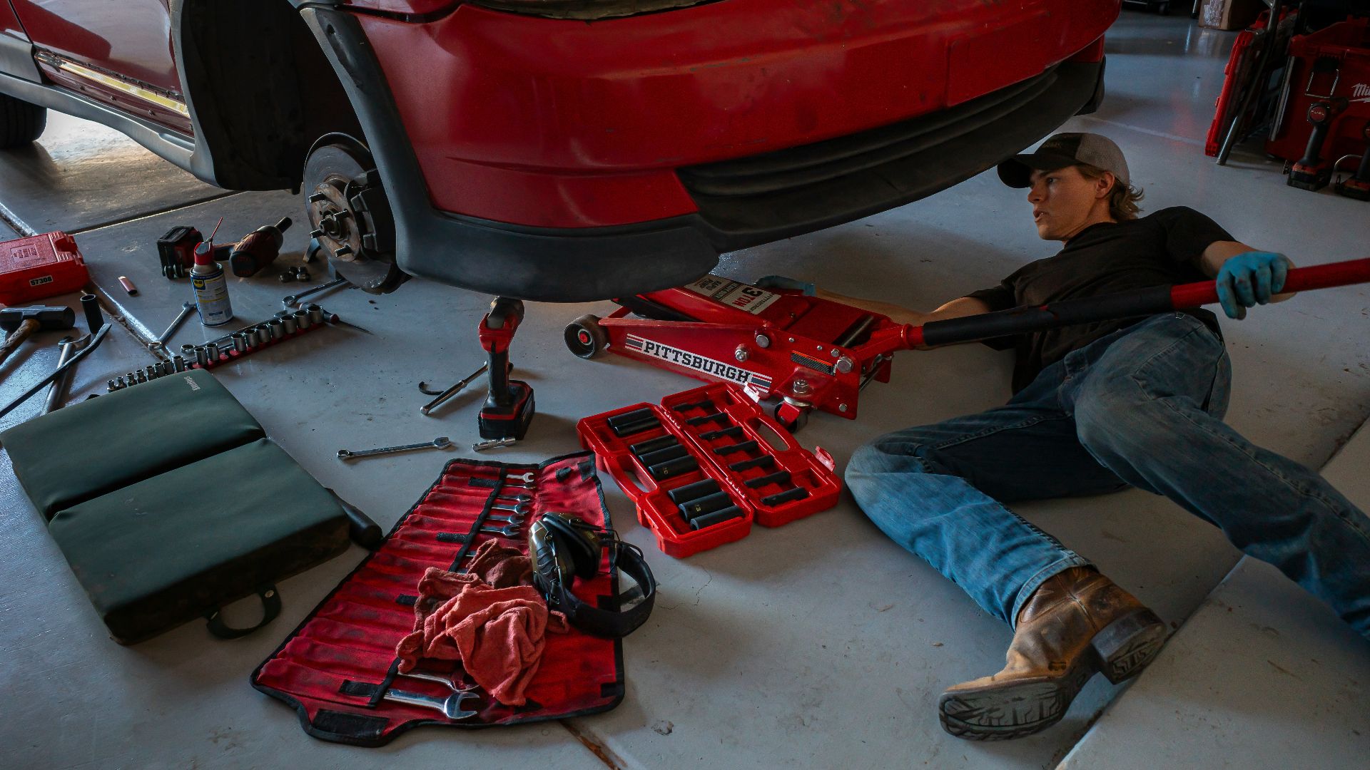 20 tools every car owner should have before they need them