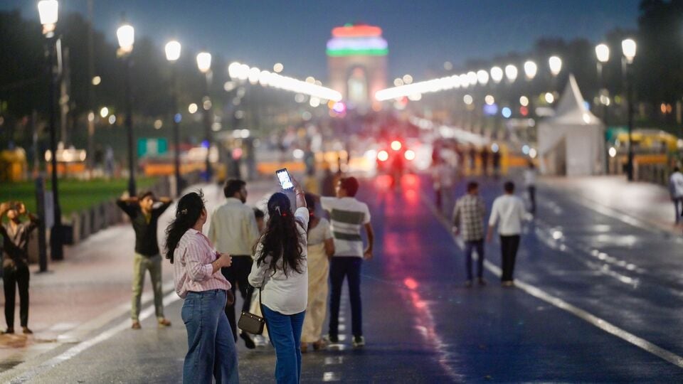 Three-fourths of Delhi faces heat stress as green cover shrinks, CSE ...