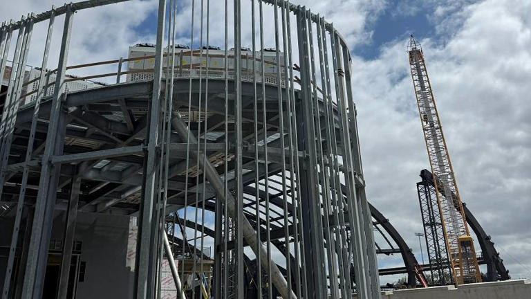 Oregon Ducks' indoor facility construction: Updated look