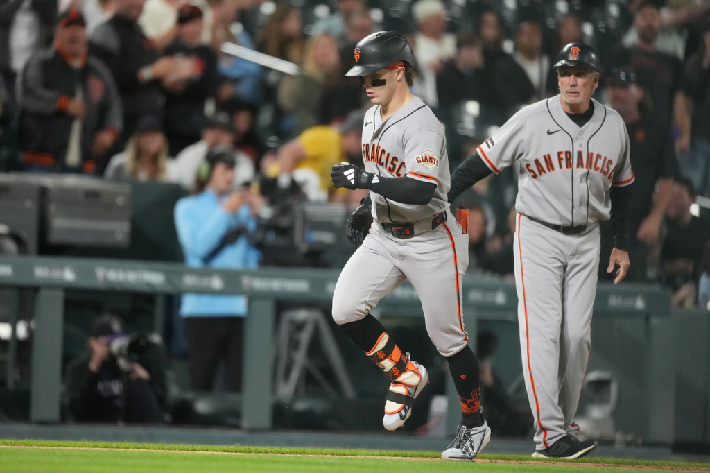 San Francisco Giants hire Gary Pettis as their third base coach