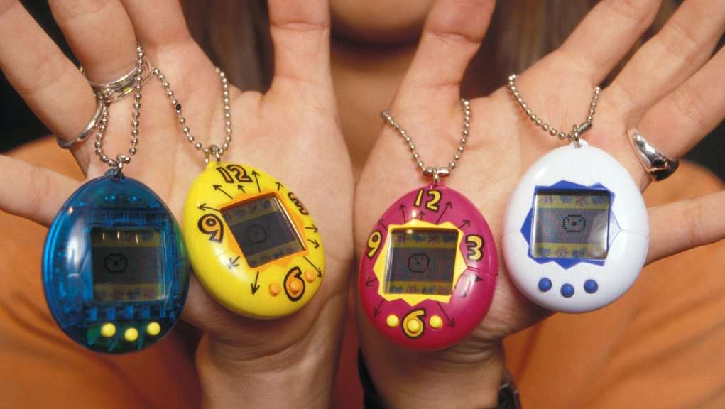 16 cringeworthy yet iconic 1990s Gen X trends