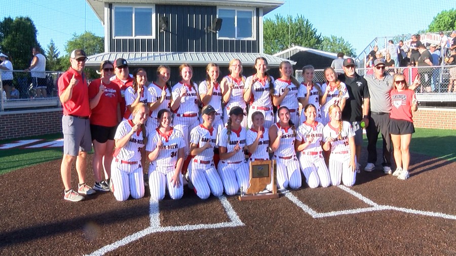 Barr-Reeve wins first softball regional in school history