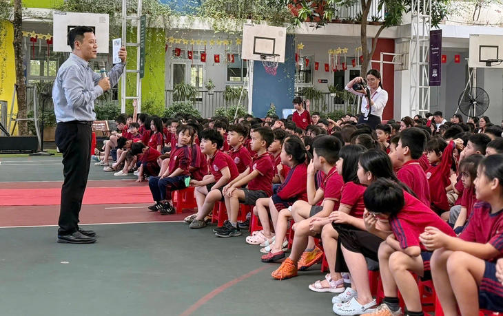GS.TS Lê Anh Vinh: Các con dạy tôi bao dung hơn