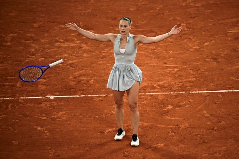 Zverev powers into French Open semis as Fonseca run ends