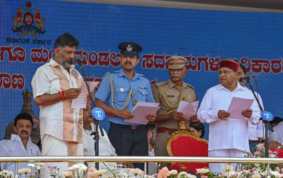 Shivakumar to take oath with small cabinet, Parameshwara as deputy CM