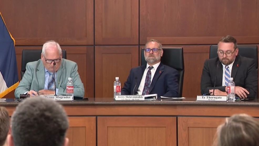 Wheeling votes 3-2 to limit Heritage Port flagpole to US., state and ...