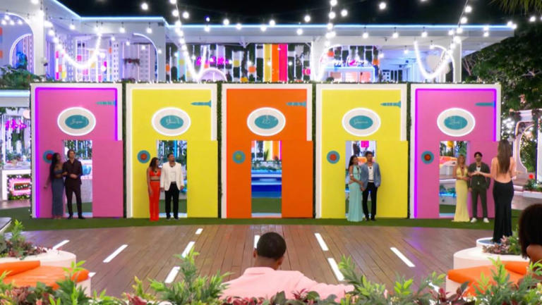 Who coupled up on ‘Love Island’ USA season 8? Inside day 1 chaos and ...