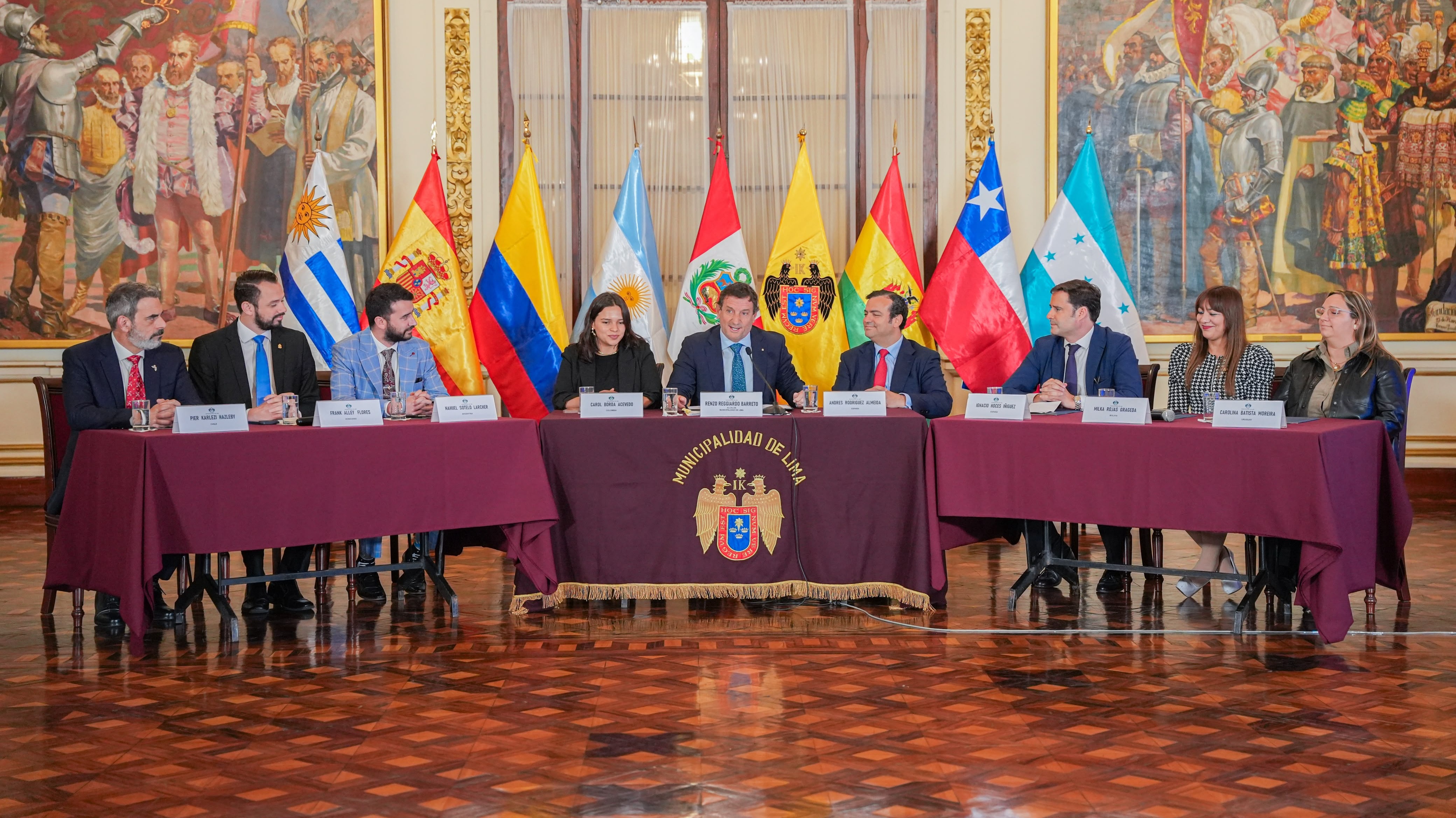 Parlamentarios respaldan acciones legales de Renzo Reggiardo