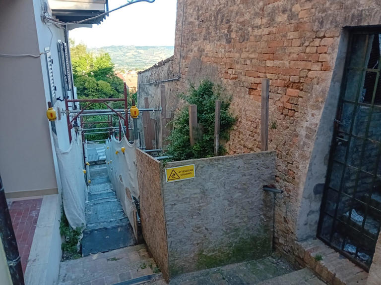 Partono i lavori in vicolo Ripetta. Mezzi ingombranti in via Carducci
