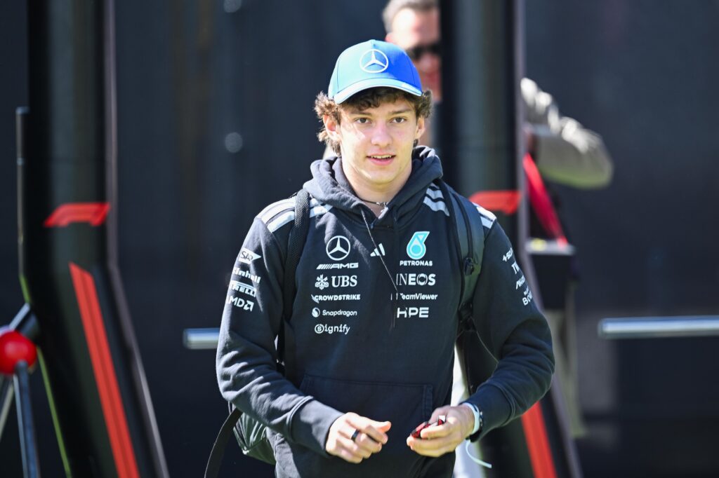 Kimi Antonelli crushes ongoing Ferrari rumours, proving loyalty to Mercedes