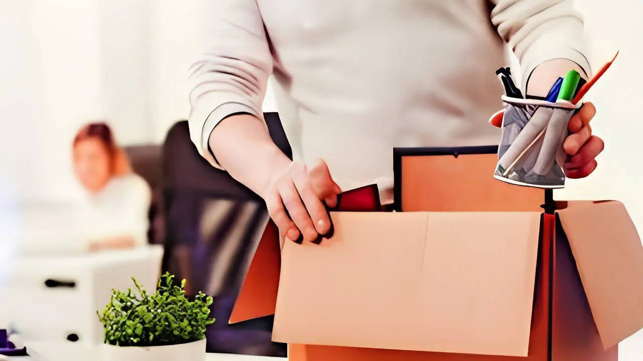 'Took deposit of Rs 15,000': 500 techies jobless as IT firm shuts Pune ...