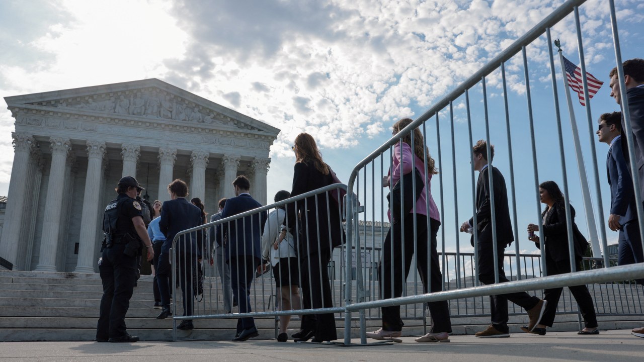 Supreme Court allows Alabama map that eliminates one Democratic district