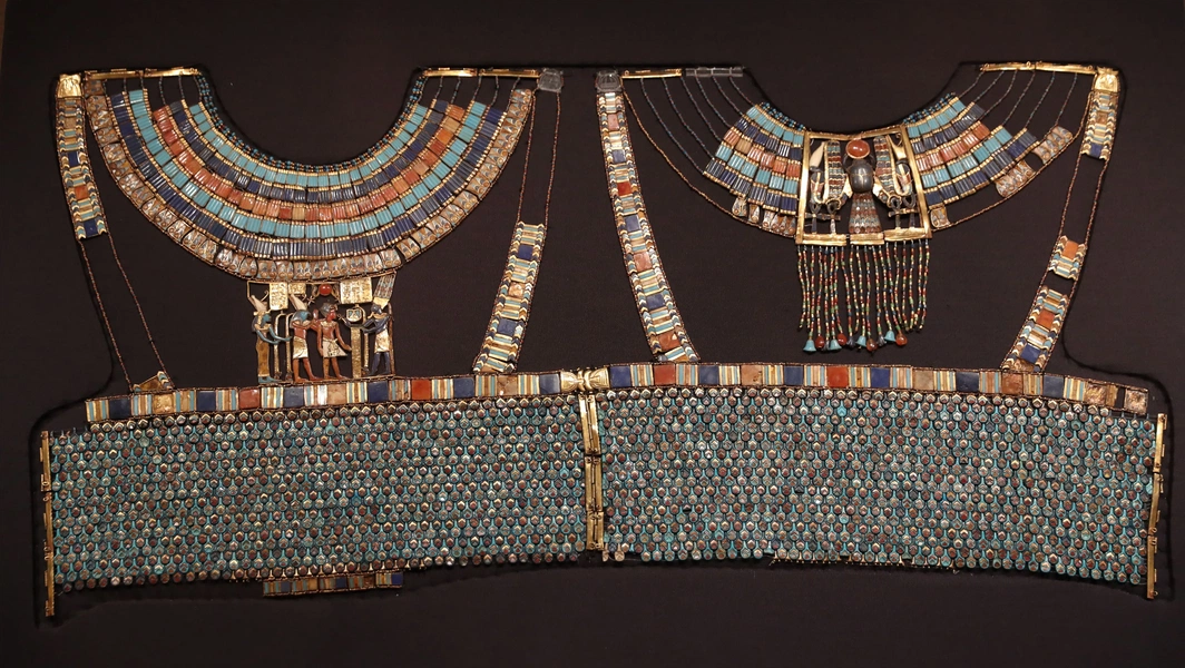 Rare zircon find in King Tut's 'alien glass' hints at extreme heat
