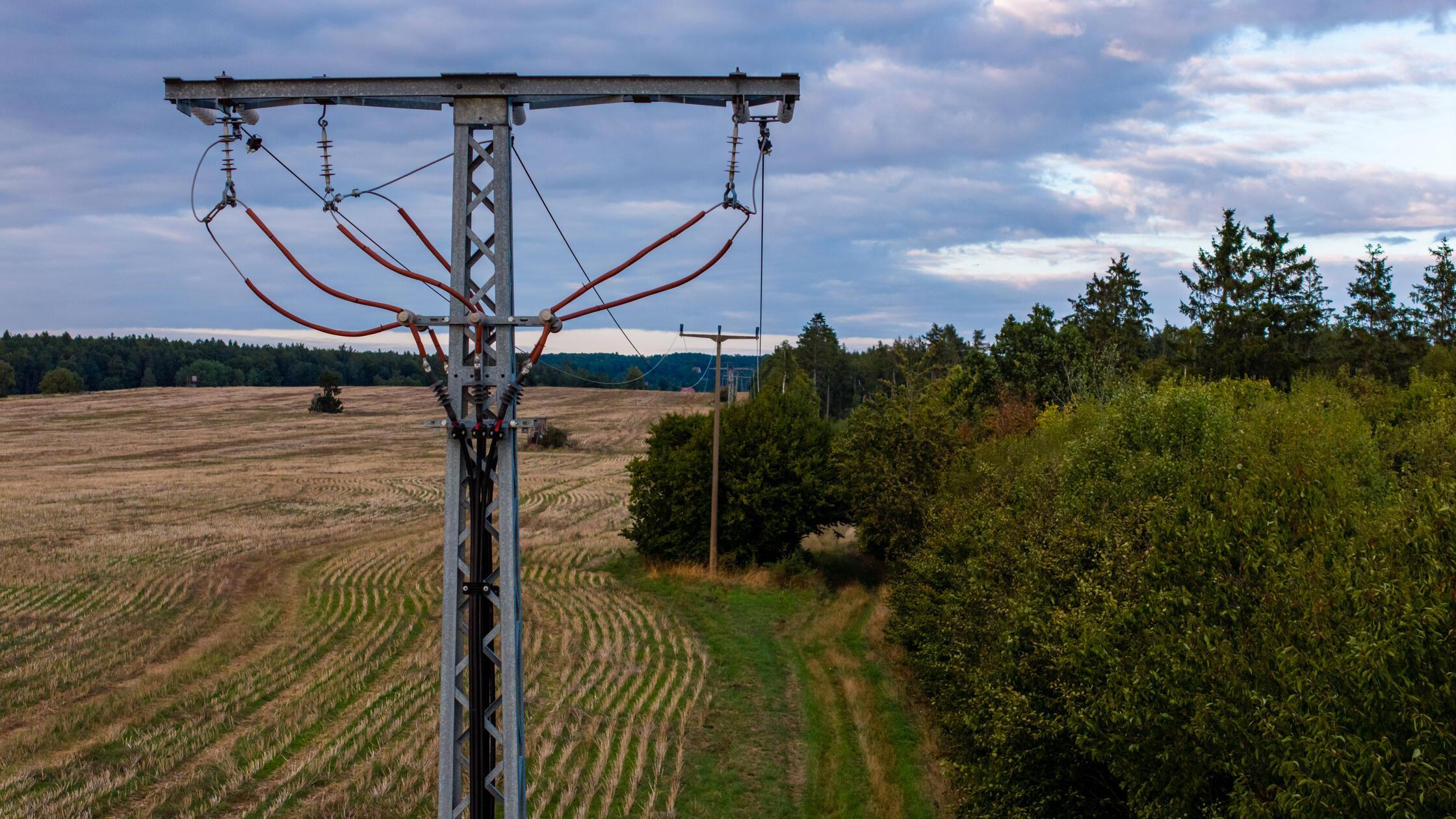 Gewitter und Sturmböen ziehen über Franken - großflächiger Stromausfall ...
