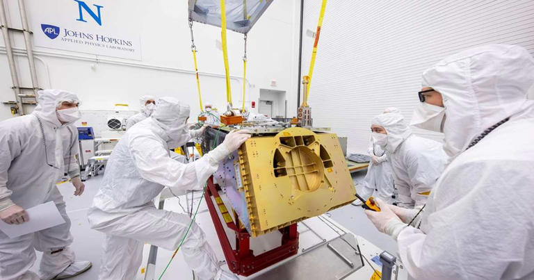 Heat shield for NASA's Dragonfly mission undergoes thermal testing in ...